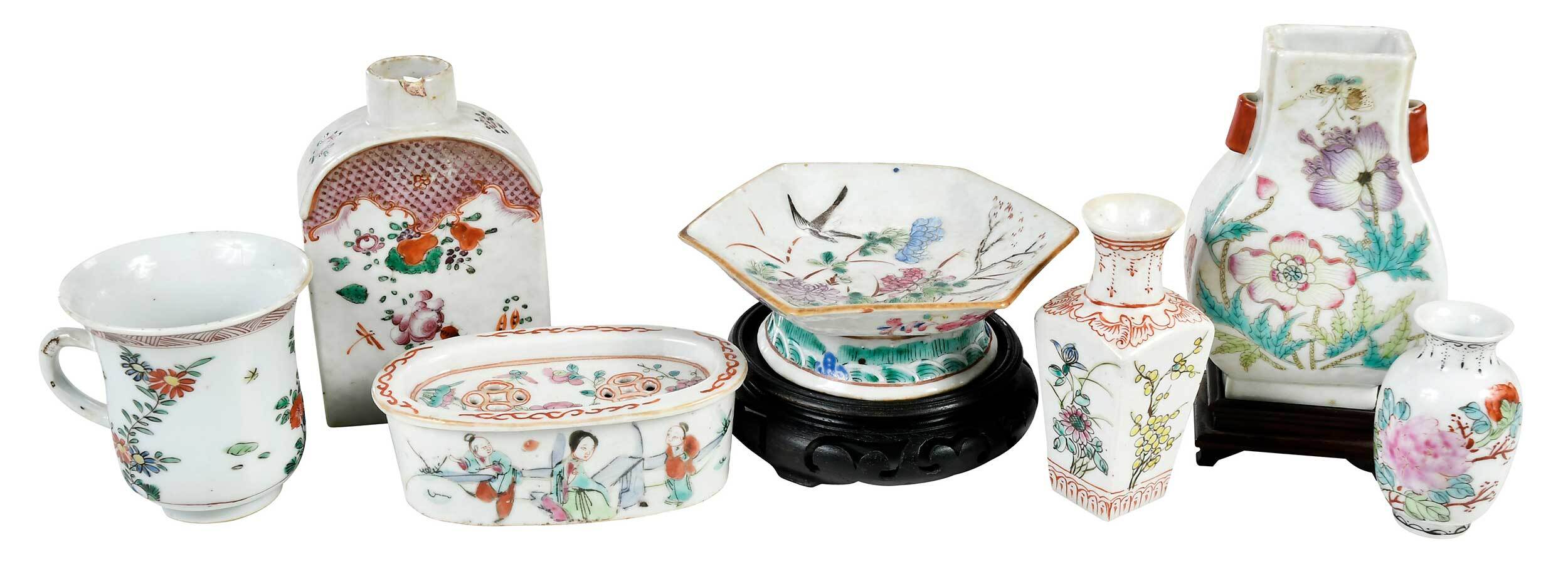 Seven Assorted Chinese Famille Rose Porcelain Objects | Barnebys